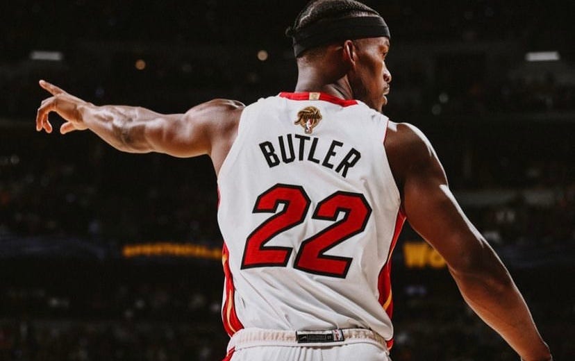 Jimmy Butler sorprende a todos con nuevo look - Miami Diario