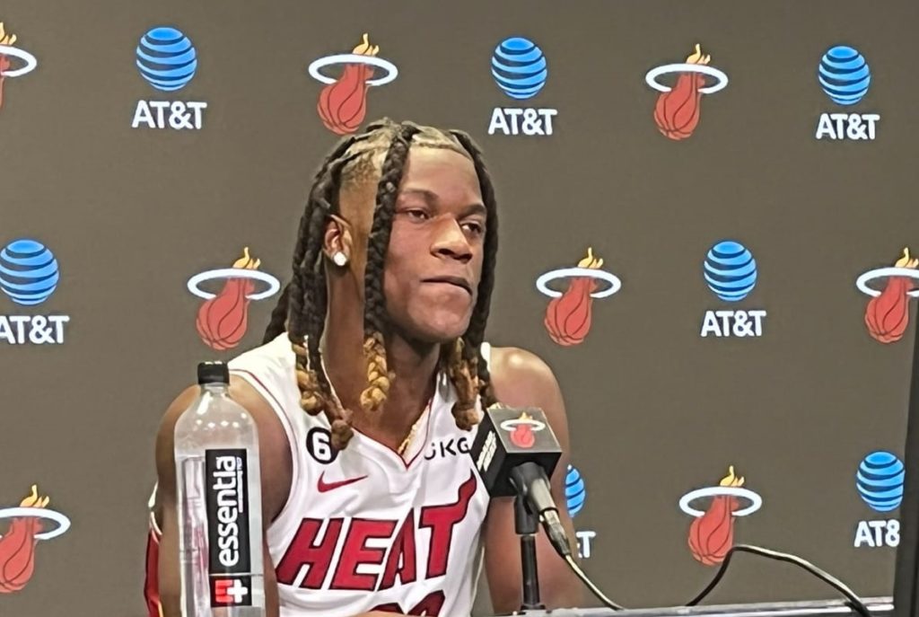 Jimmy Butler sorprende a todos con nuevo look - Miami Diario