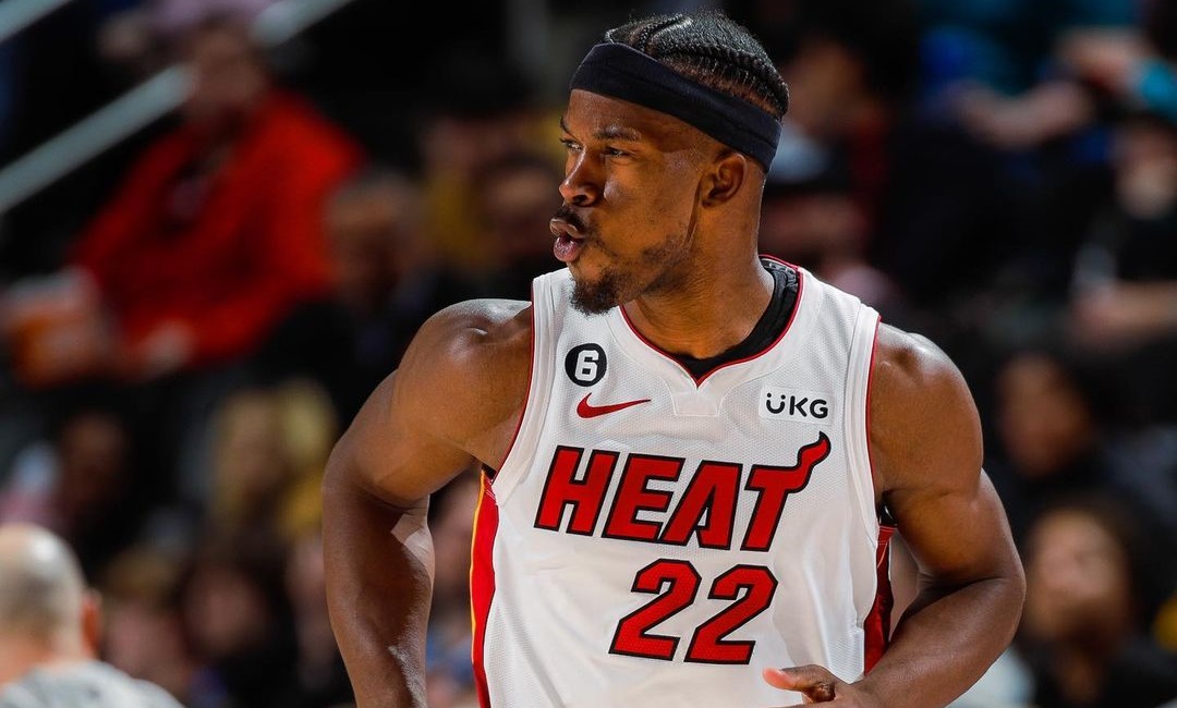 Jimmy Butler se convirtió en tenista por un día y doblegó a Alcaraz