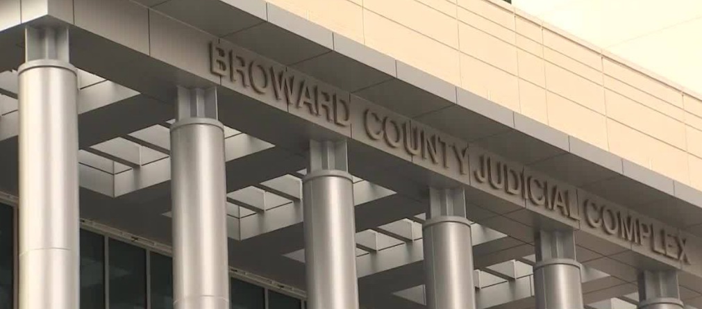 El condado de Broward renueva su política sobre el uso de la mascarilla ...