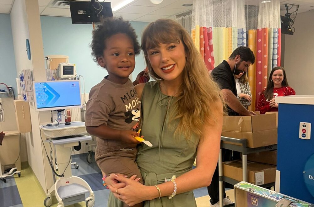 Taylor Swift hizo visita sorpresa a pacientes de hospital infantil en ...