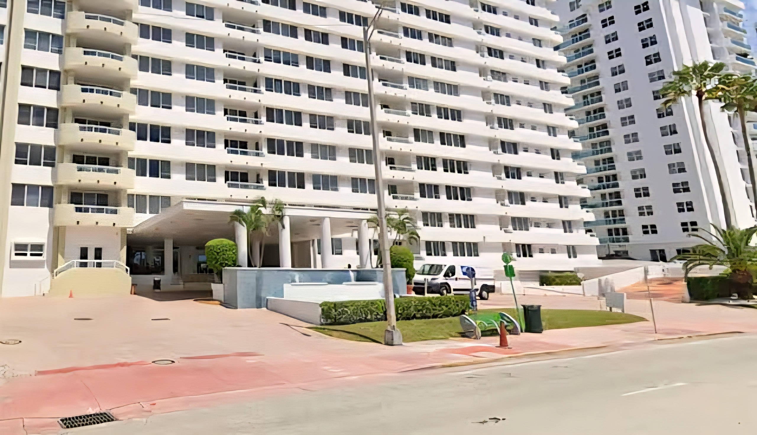 Rescatan a perro en North Miami: su dueño lo arrastró y lanzó por las ...