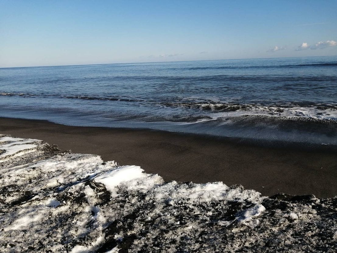 ¿Mar y nieve en un solo lugar? Es posible y está en una isla de Japón ...